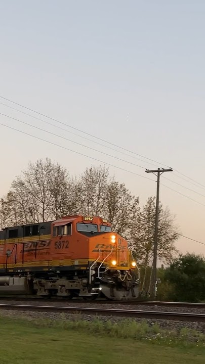 Awesome BNSF 25th Anniversary locomotive leads a Ballast train! - YouTube