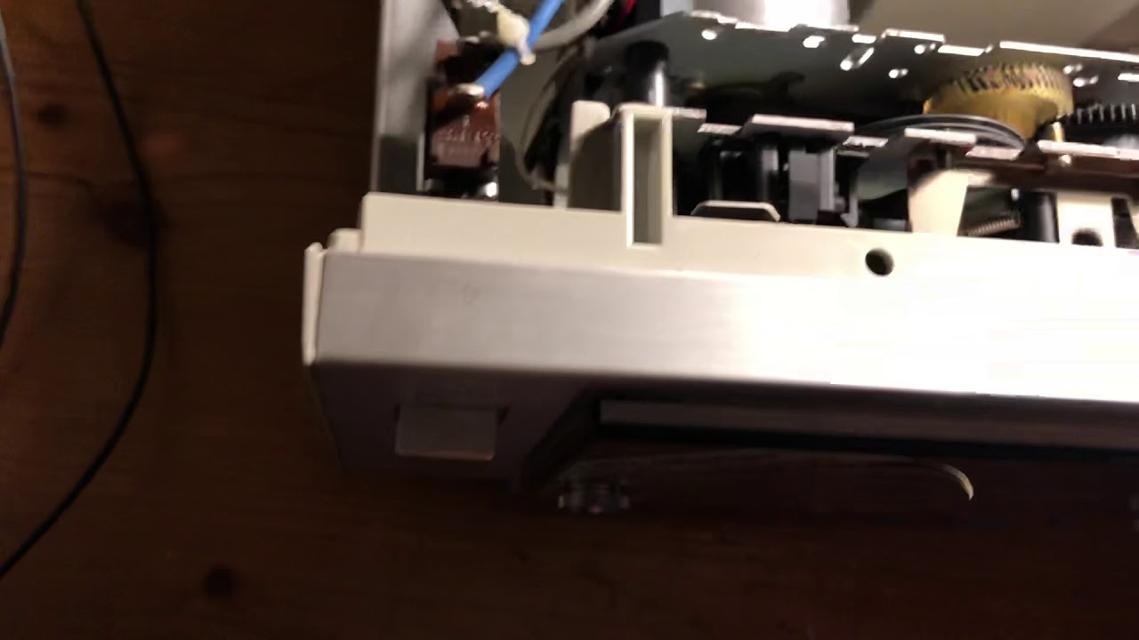 Technics Tapedeck RS M215 - Take a short look at the mechanics built in ...