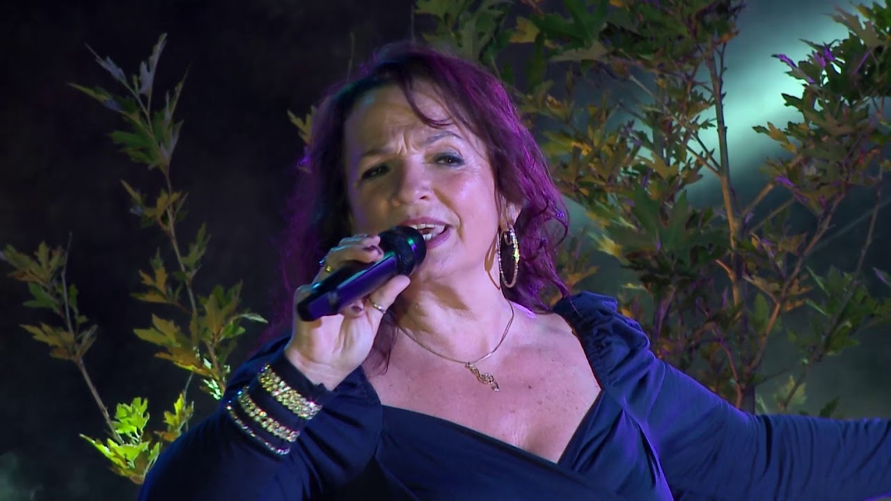 Alida Hisku - MES NJEREZVE - Nata finale e ''Festa e kenges shqiptare ...