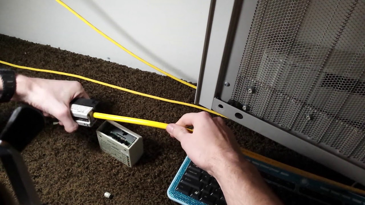 10BASE5 Thicknet tapping procedure - YouTube