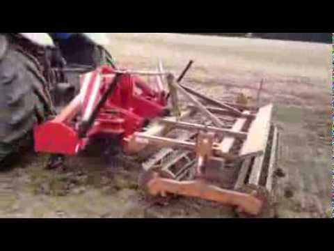 Quivogne UK's SCD subsoiler working with crumbler behind New Holland ...