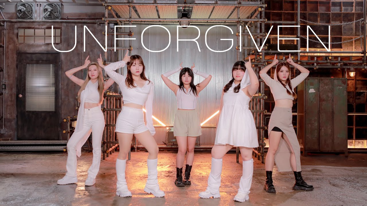 LE SSERAFIM 'UNFORGIVEN' DC - YouTube