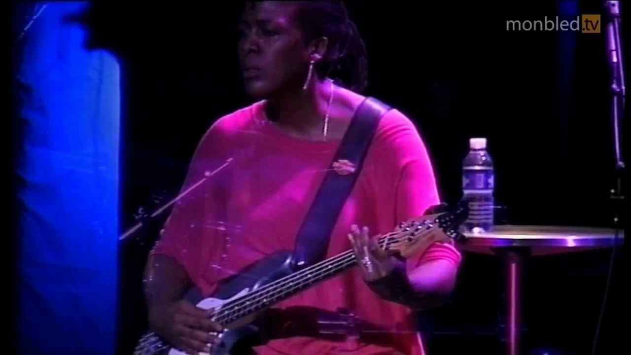 "My Eyes Are Blue": Ilene Barnes Live @ St Brieuc 2012 - YouTube