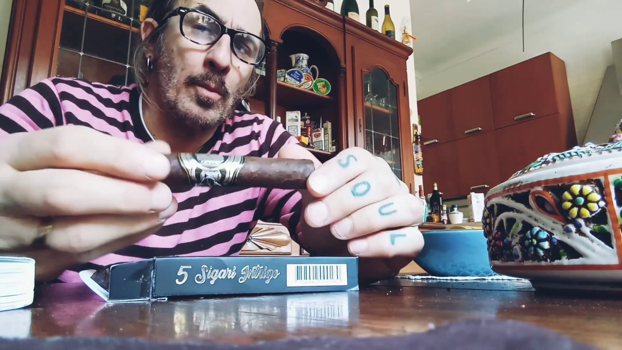 SIGARO INTRIGO BY AMAZON....IL PICCOLO PIRAMIDES....CON GLI ATRIBUTI UN ...