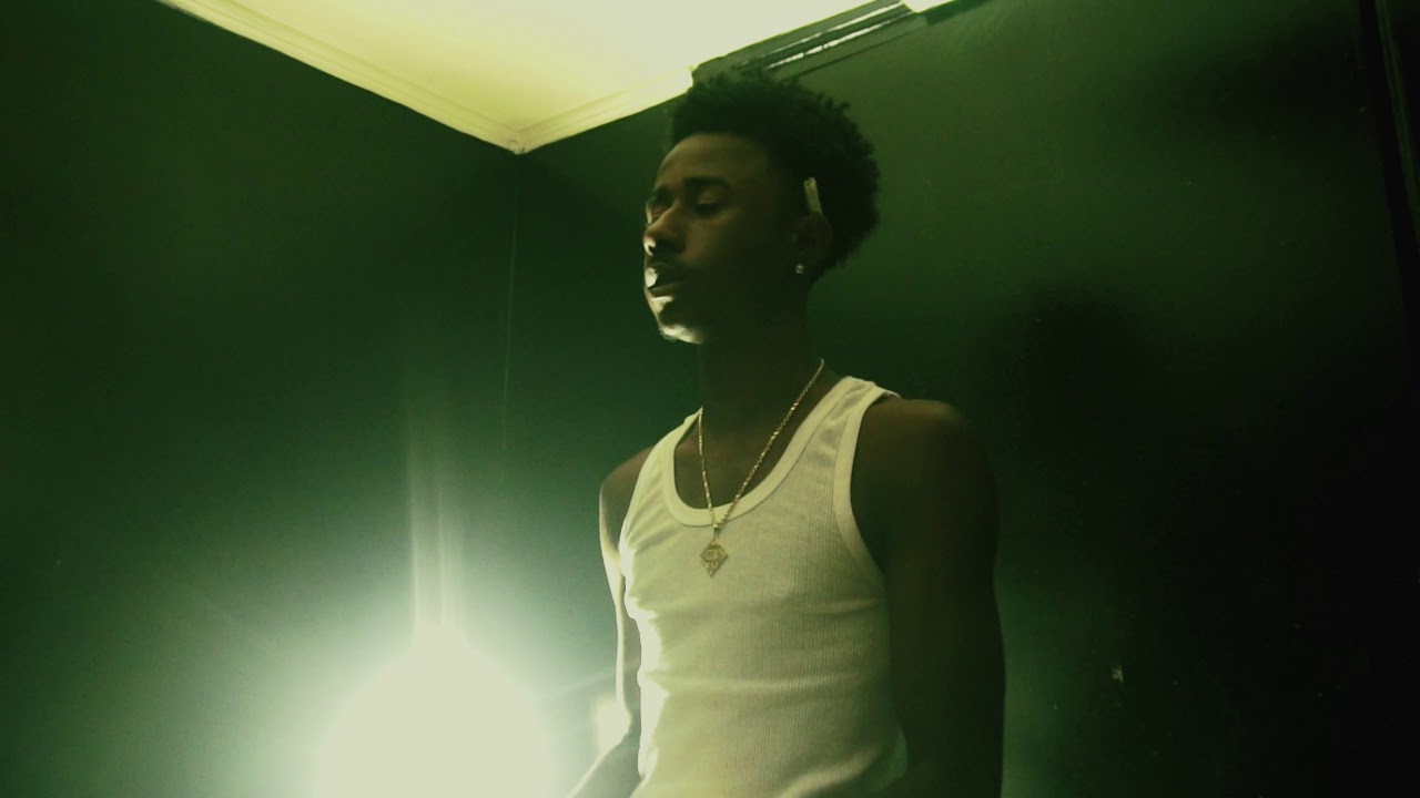 TWINNSKI - Freestyle (Official Video) - YouTube