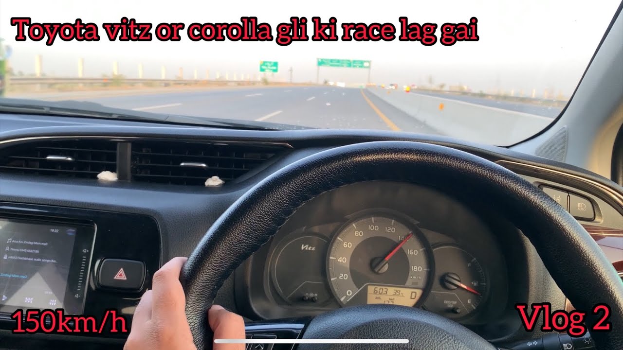 Toyota vitz vs Corolla gli dono ki race lag gai - YouTube