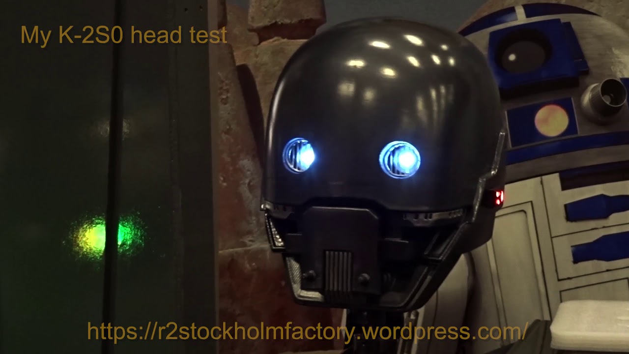 Testing the finished version of my K2S0 head at Comic Con Stockholm ...