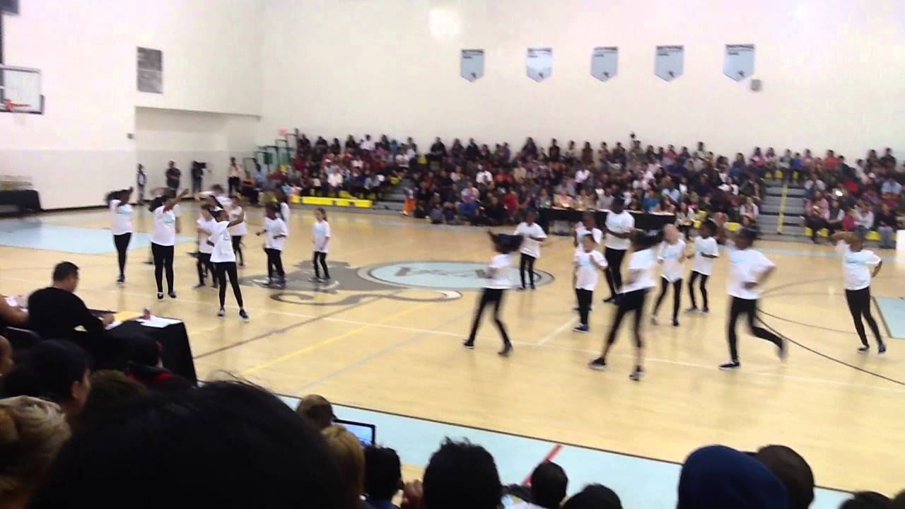 Paseo del Rey drill team - YouTube