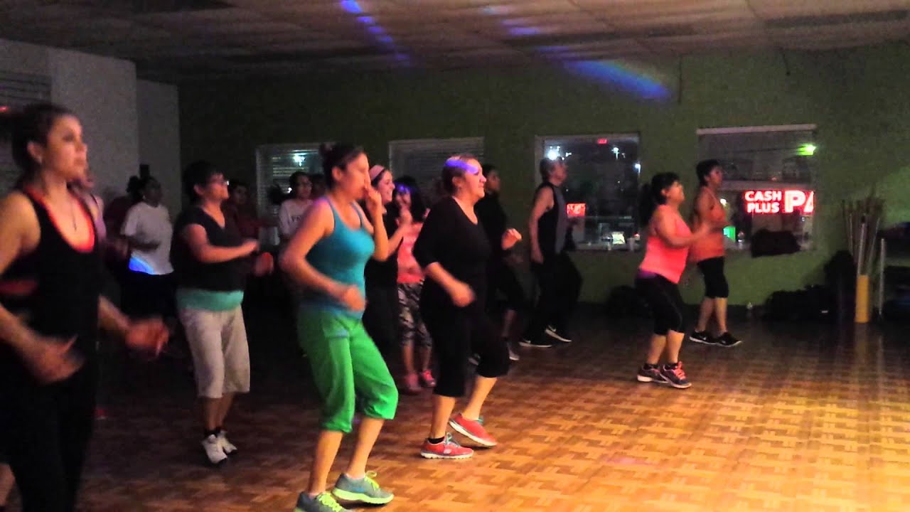 El Sonidito - Hechizeros Zumba with Elsa - YouTube