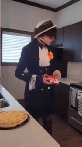 @MythrodakTV mythrodak making a pizza re-upload - YouTube