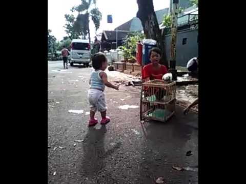 Anak kecil Bermain sama yg dewasa