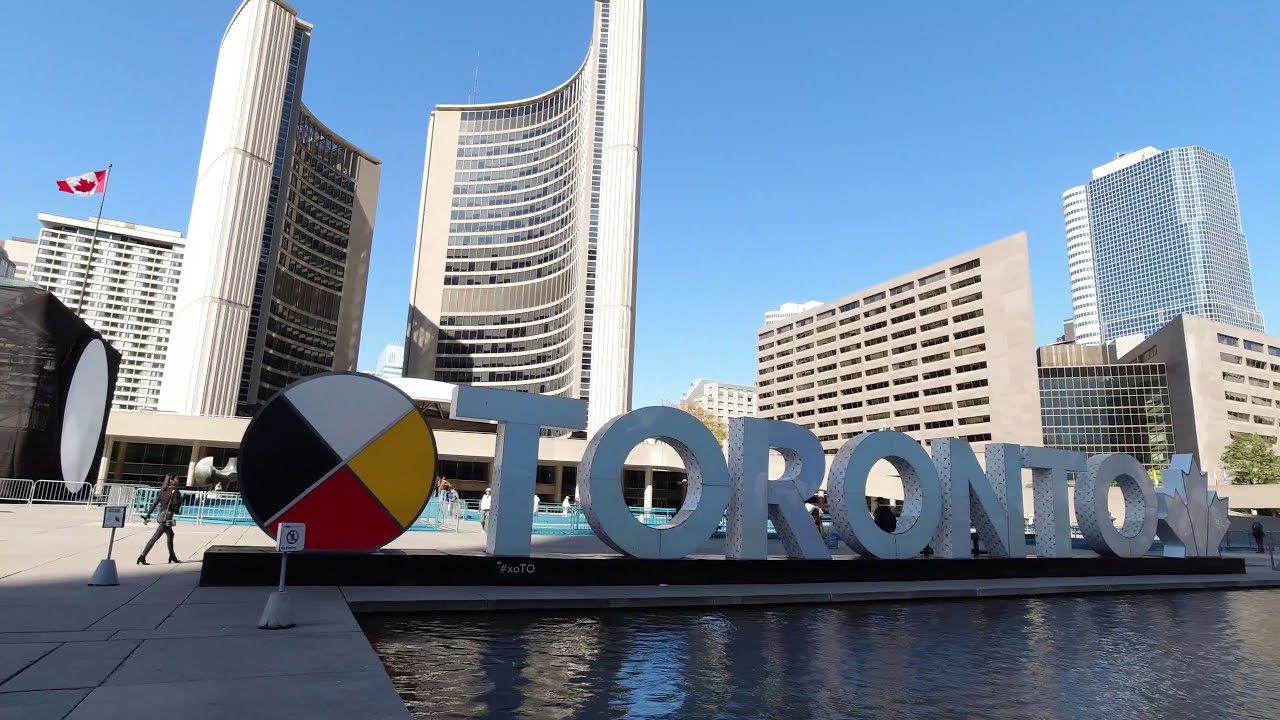 Toronto City Hall, Nathan Phillips Square City Centre #gezencouple ...
