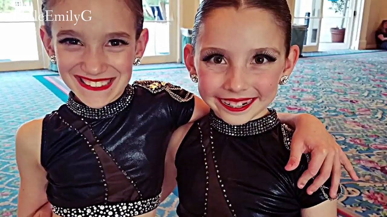 Madi and Addi//Cheap thrills (+Lillian) - YouTube