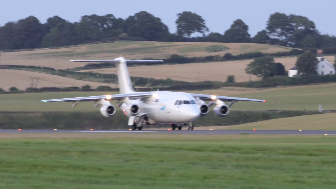 Bae-146 Edinburgh Airport 15-AUG-17 - YouTube