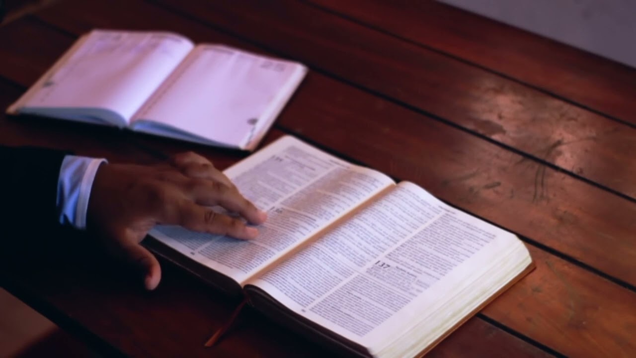 Pater Noster (Vater Unser auf Latein) - YouTube