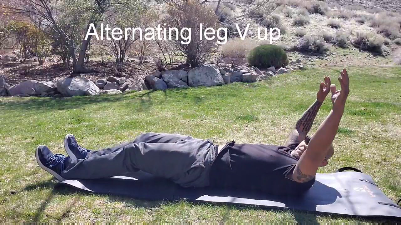 Alternating leg V up - YouTube
