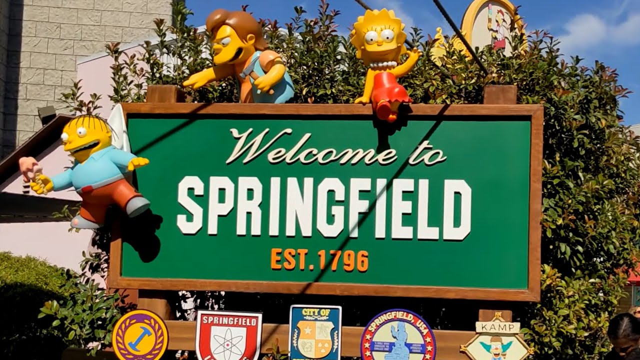 Visiting The Simpsons at Universal Studios Hollywood! - YouTube