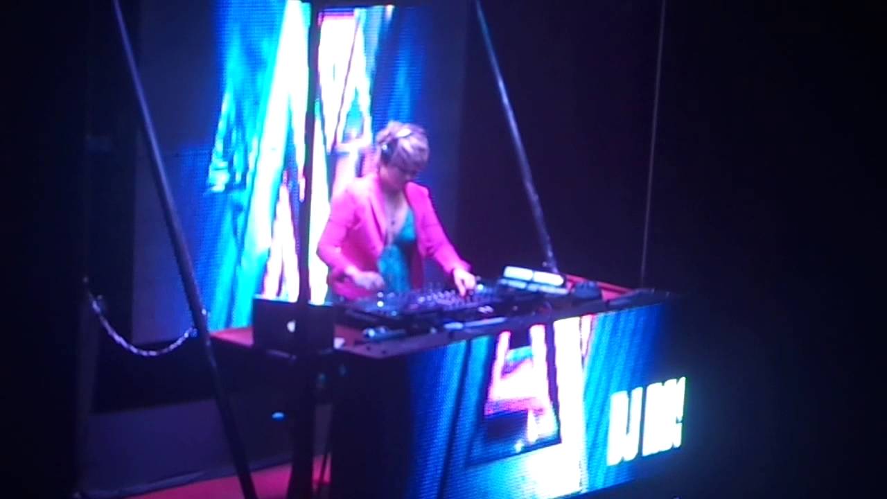 Linda DJ Rose Amorim ... mandando muitooooOoooOo I9music ... Perfeita ...