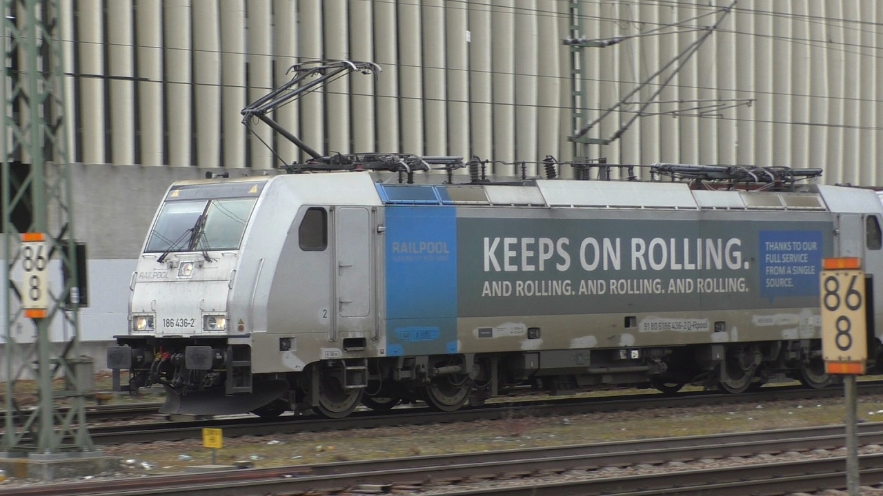 High-Speed Train + Freight Train + 2 Regional Trains - YouTube