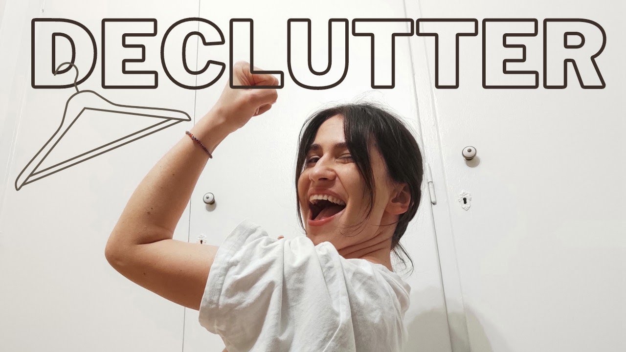 DECLUTTER ~ Ξεκαθάρισμα ντουλάπας | Angela - YouTube