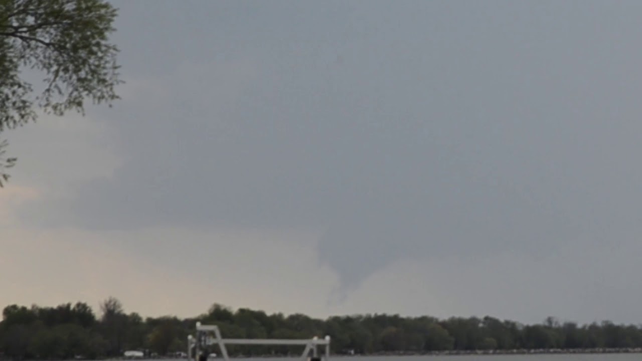 2020-05-24 Lake Simcoe storm timelapse - YouTube