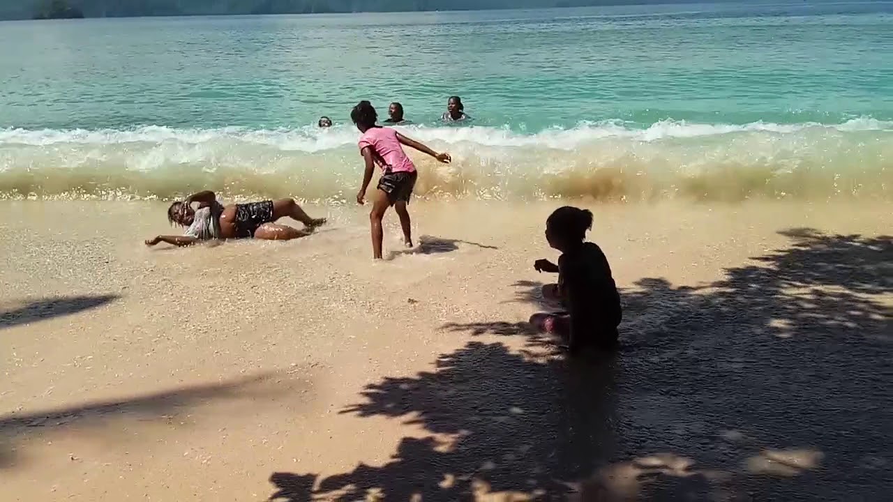 Jayapura papua pantai Harlem - YouTube