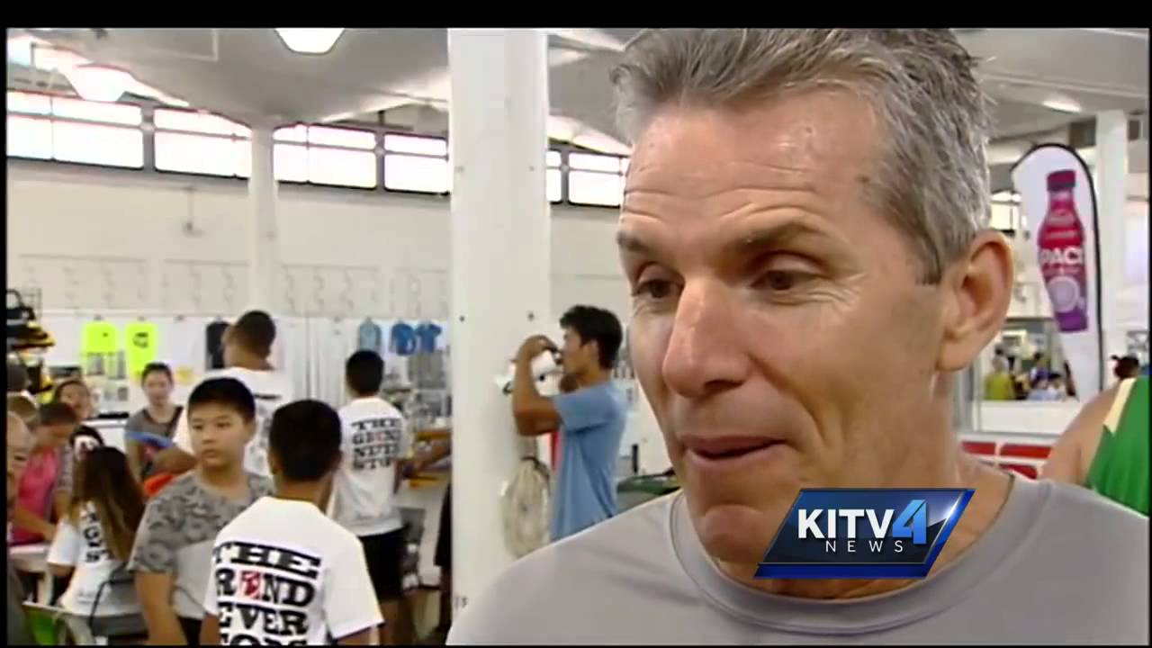 Kids have fun at ESPN 1420 Sports Festival - YouTube