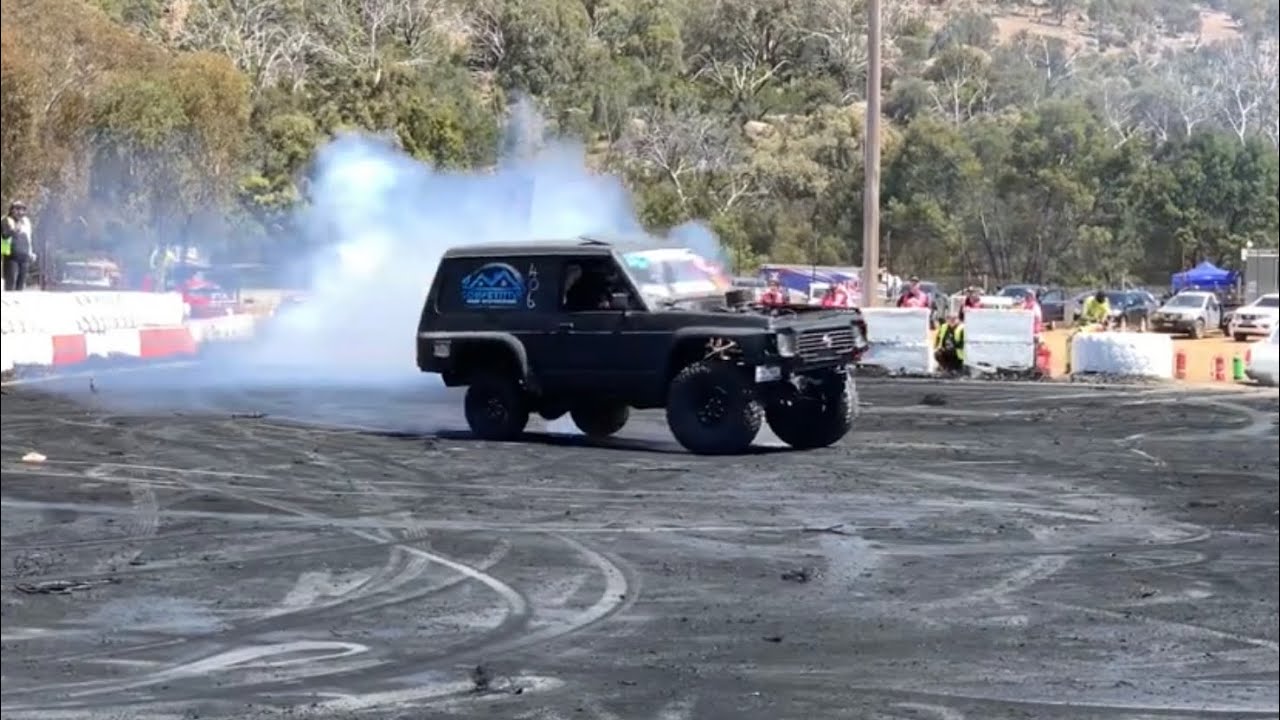 4WD attempts to do a burnout and goes out of control. Nissan Patrol ...