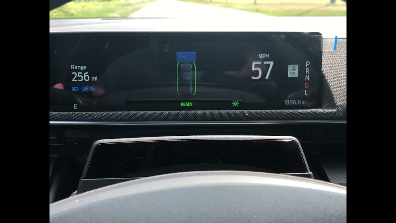 MUSTANG MACH-E FORD CO-PILOT 360 DRIVING ITSELF - YouTube