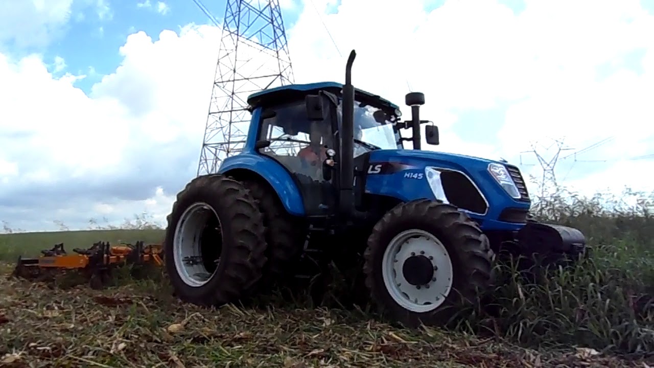 LS Tractor Modelo H 145 operando com escarificador de 11 hastes da Tatu ...