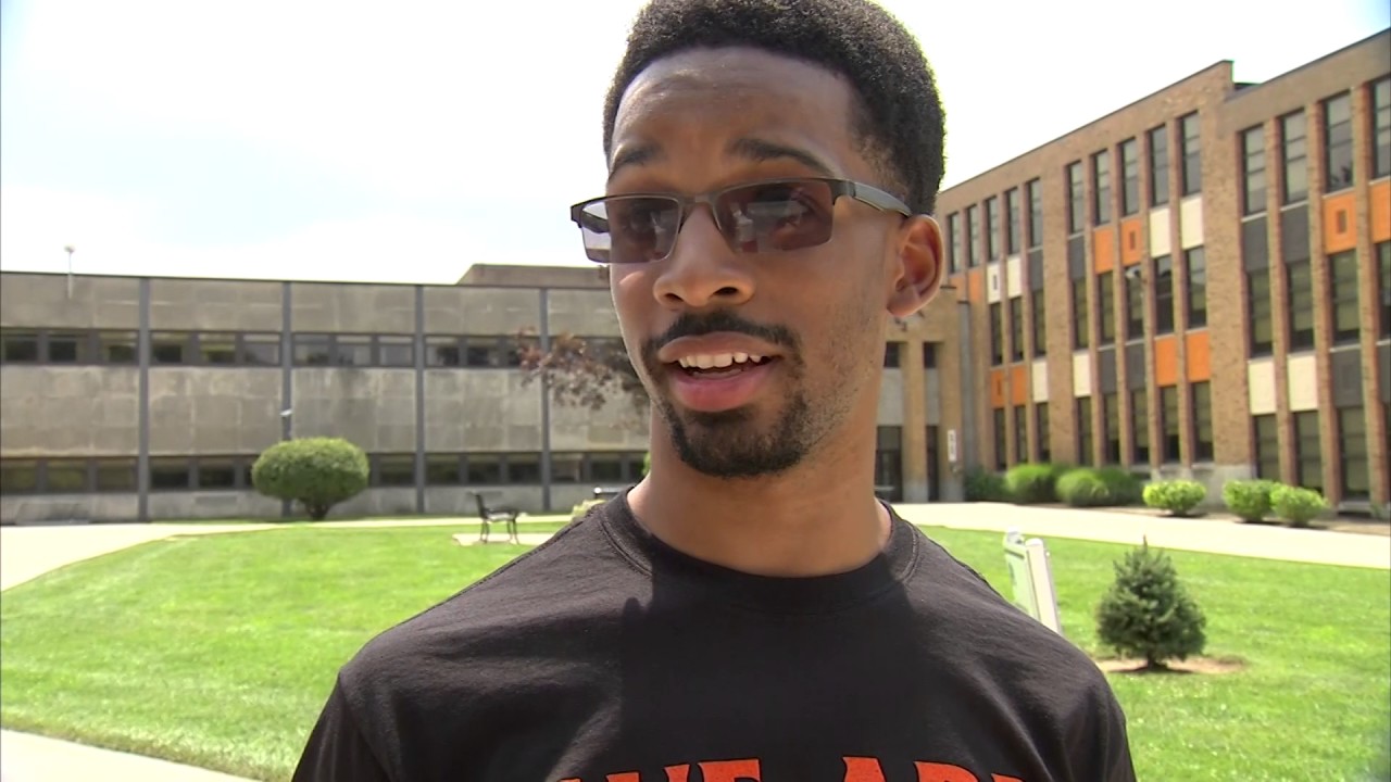 Broad Ripple Twins Fight for their Alma Mater - YouTube