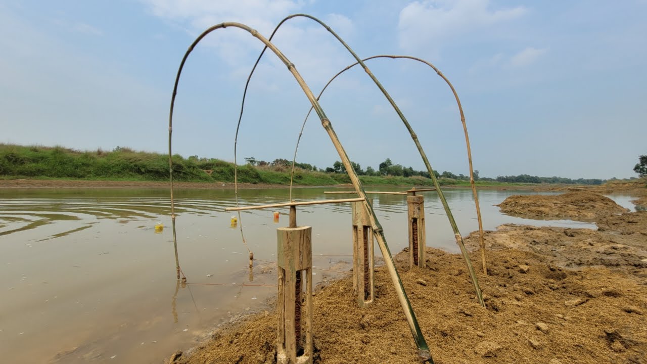 Self Stick Hook fishing technique with Bamboo Stick village Boy's ...