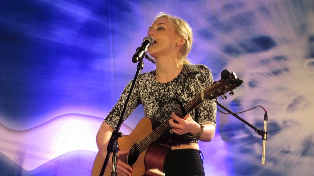 Emily Kinney - Rockstar at Walker Stalker Con San Francisco - YouTube