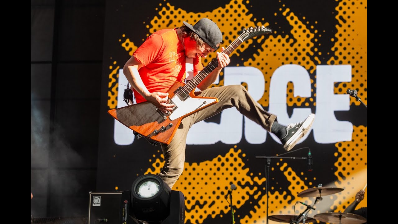 Pierce The Veil - Caraphernelia (Live at Lollapalooza 2024) - YouTube