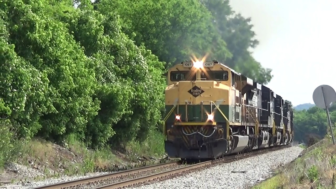 Reading Heritage Unit! NS 1067 w/ Nice K5LLA Leads a 6-Engine 109 on 6 ...