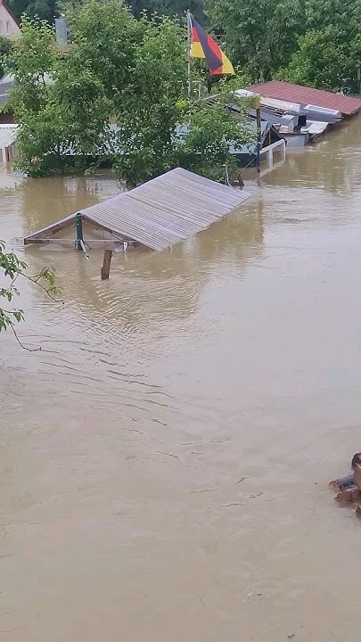 Jahrhundert Hochwasser Günzburg Katastrophenfall - YouTube