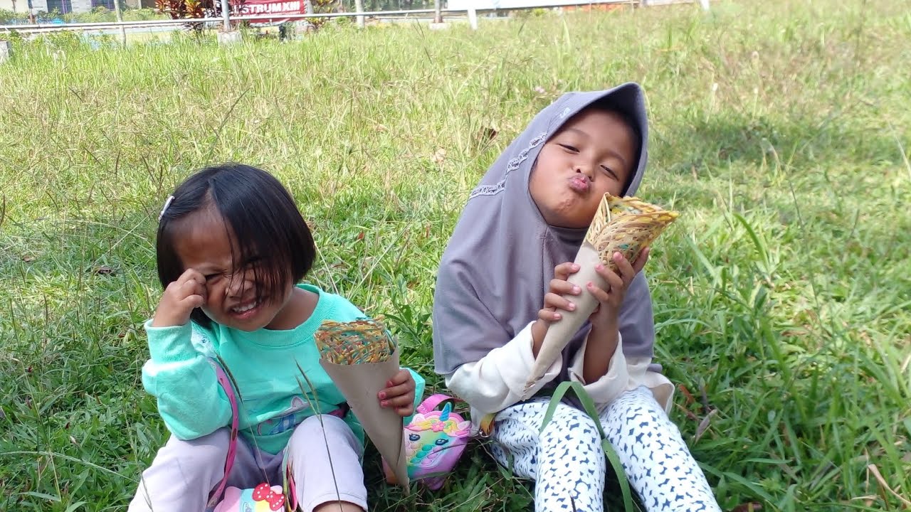 MAKAN SARANG TAWON JALAN-JALAN DI UNPAD JATINANGOR - YouTube