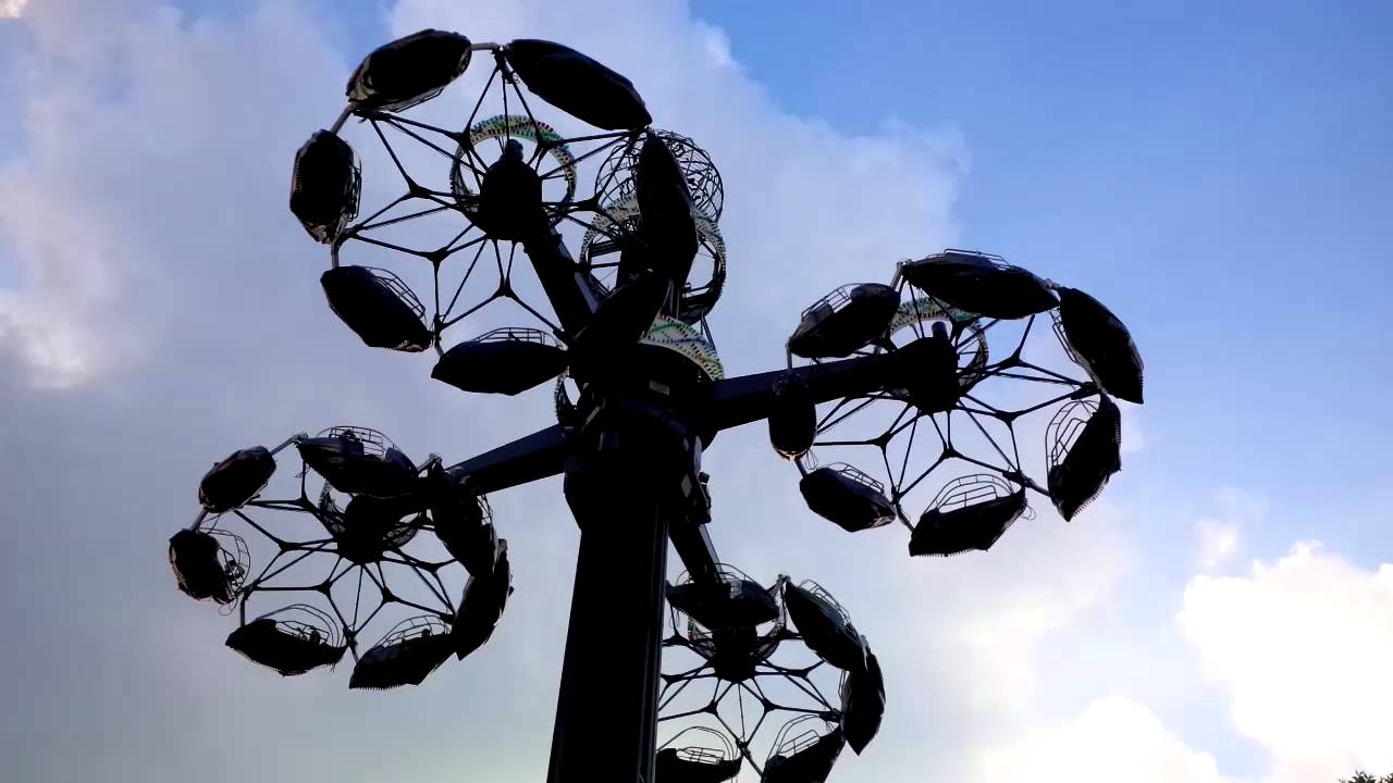 Scary sky hawk rides at Marine Land - YouTube