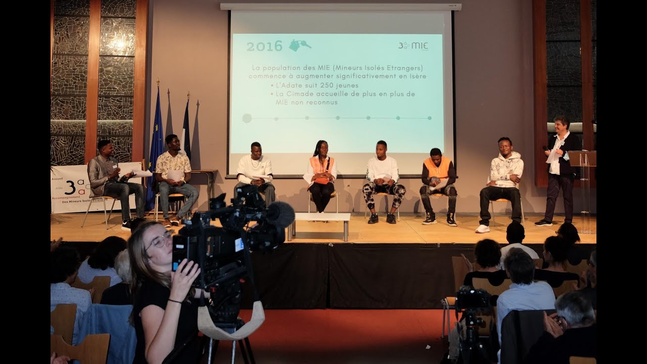 Table ronde des anciens élèves de 3aMIE - YouTube