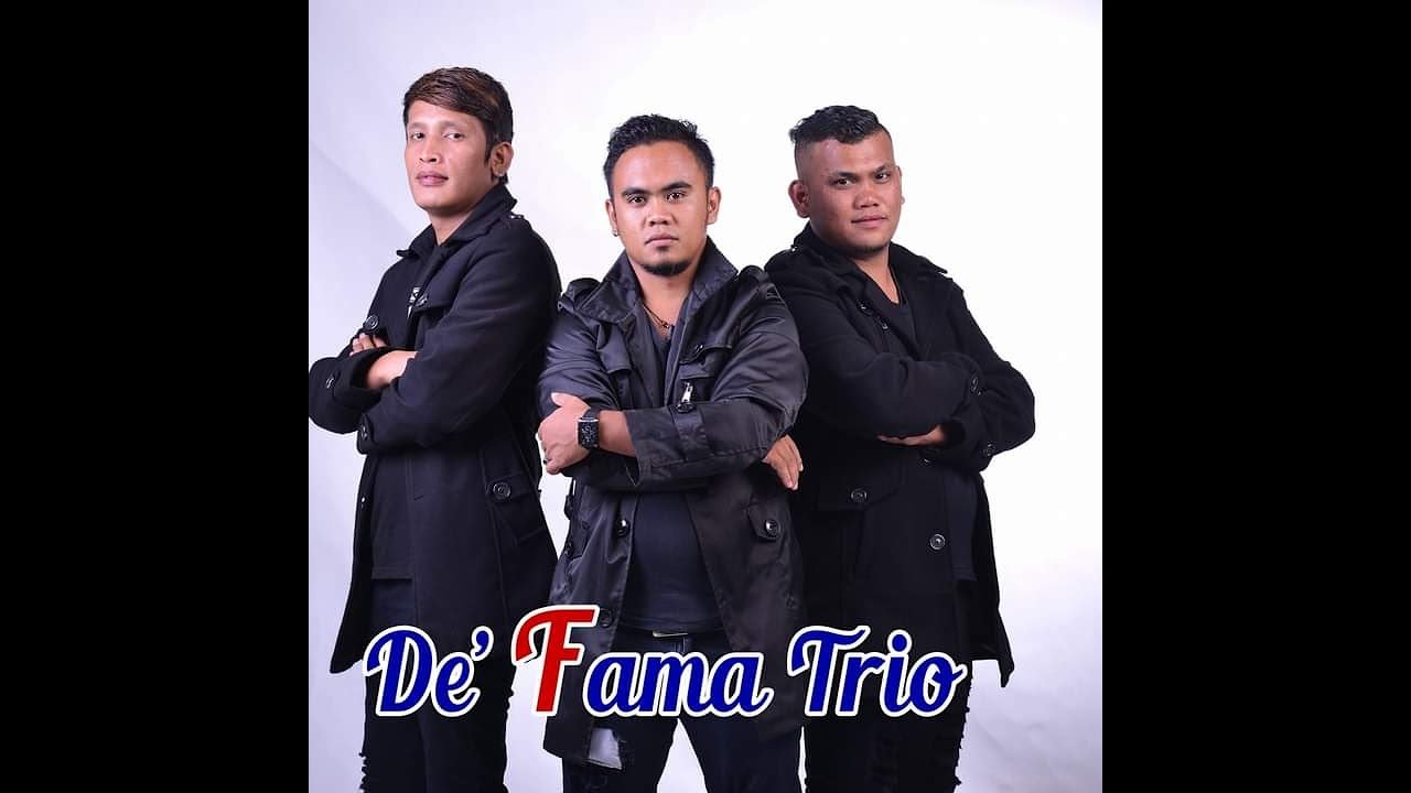 Daniel sihombing feat defama trio - YouTube