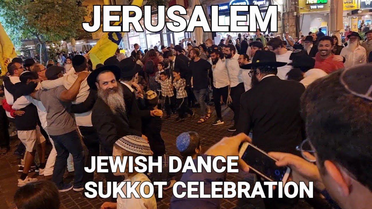 NIGHT JEWISH DANCE OF SUKKOT HOLIDAY IN JERUSALEM | ISRAEL | WALKING ...