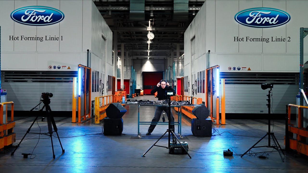 Louisa Pitz DJ Set at Ford Factory - YouTube Music