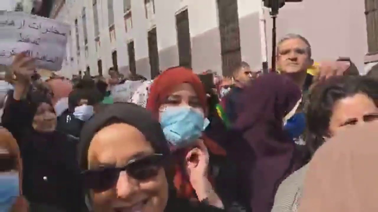 Un juif algérien commande le khirak par des live chaque soir pour des ...