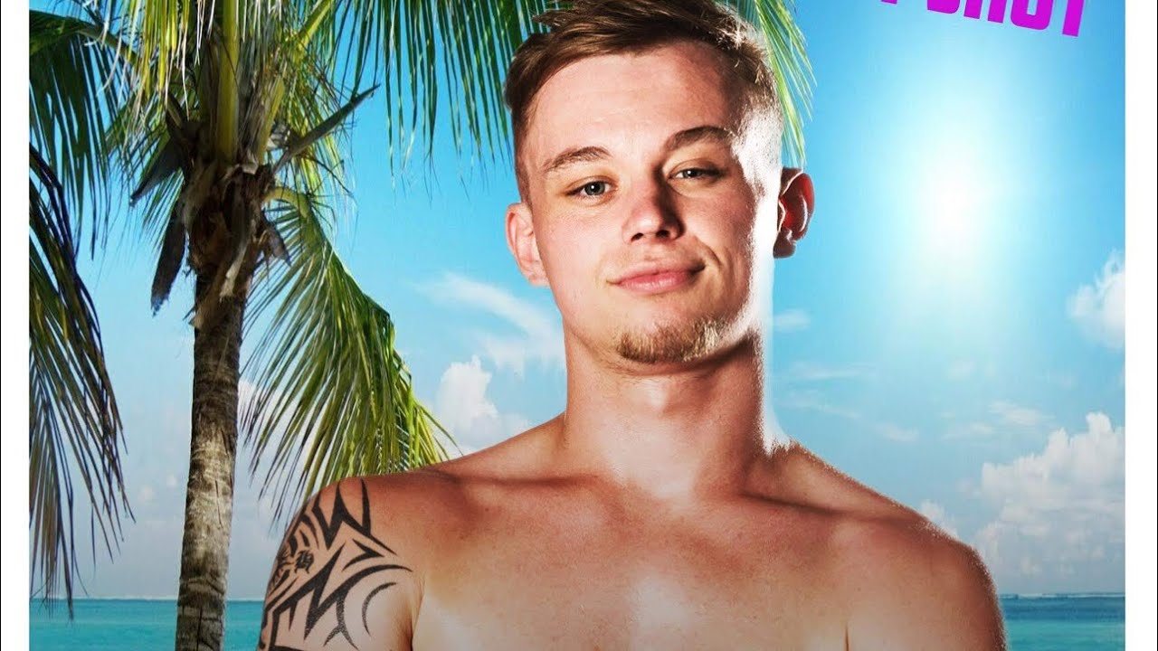 Street fight - Reece Riley vs Joey Scott - YouTube