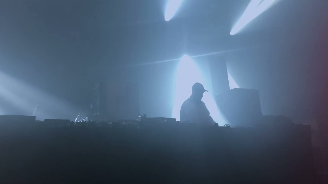 Overmono "So U Kno" Live - YouTube