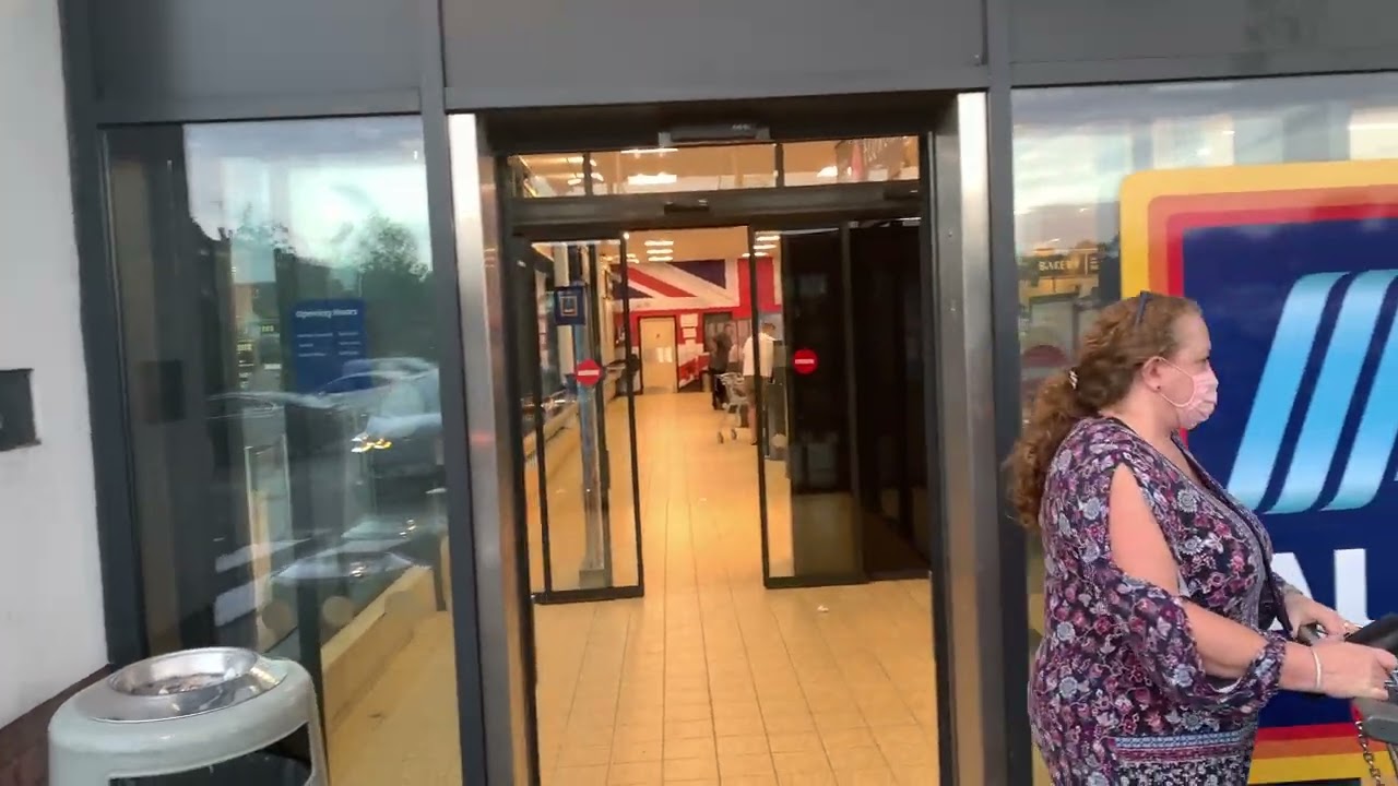 Exit automatic doors at Aldi Pitsea - YouTube