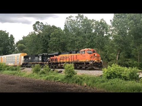 *RARE*(6-12-20) BNSF#7050 Pulls Long Westbound Manifest With IC#1025 Trailing! - YouTube
