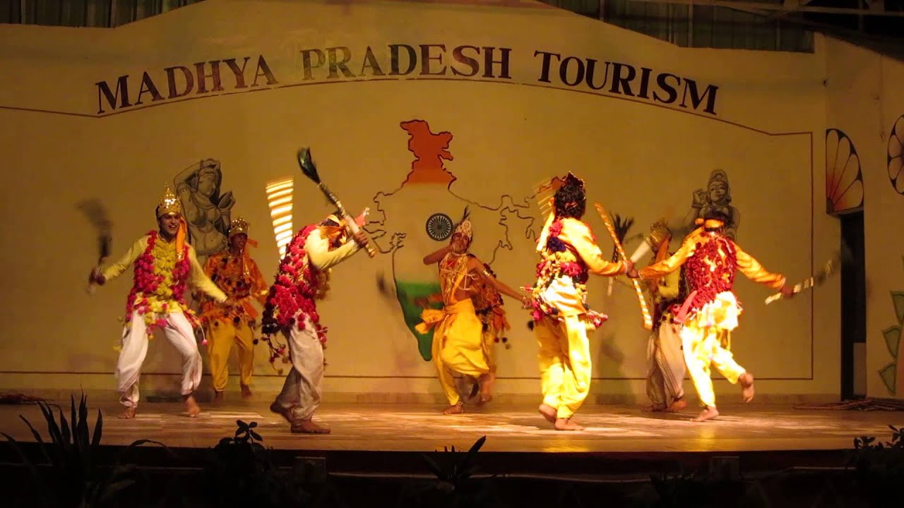 Bundeli Folk Dance - YouTube