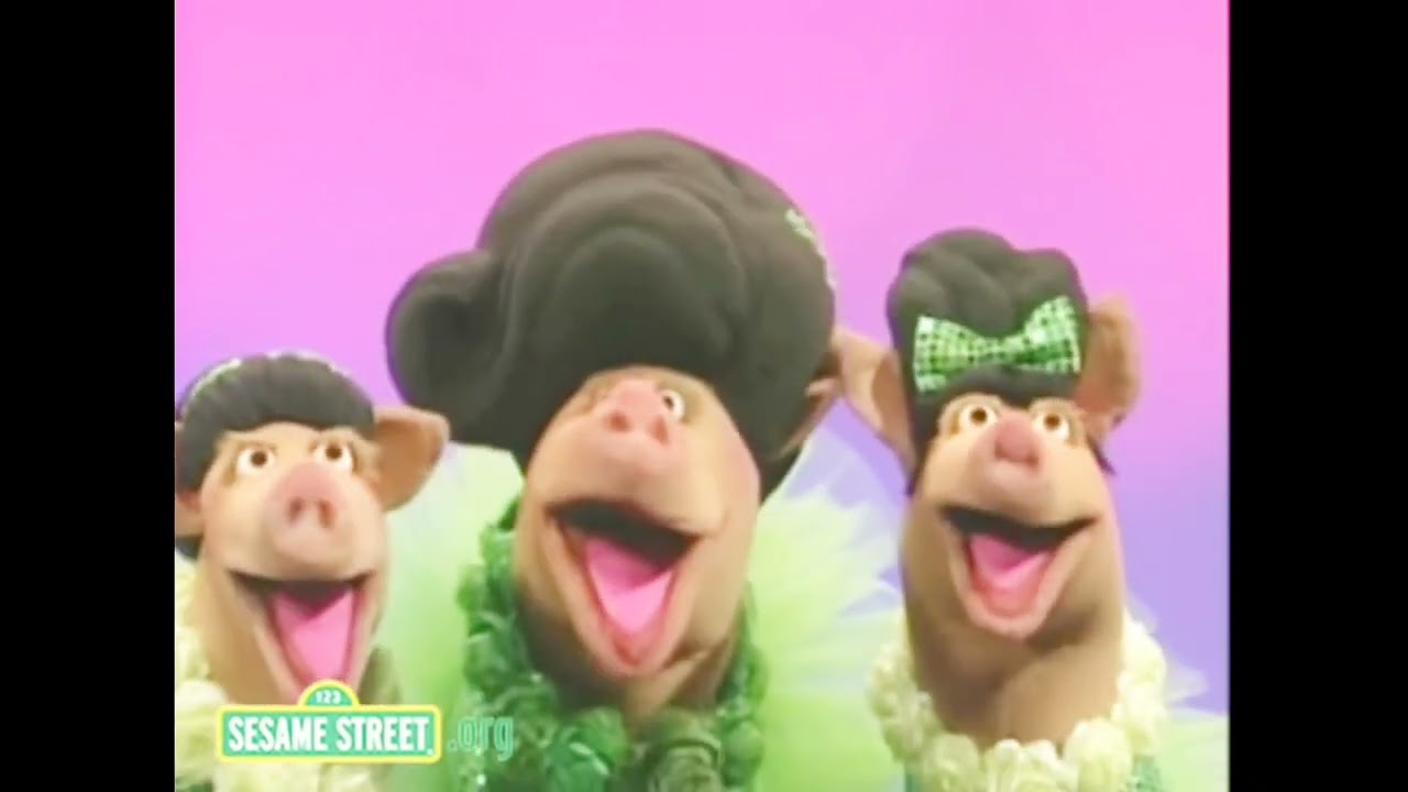 Elmo And Abby And The Oinker Sisters Singing - YouTube