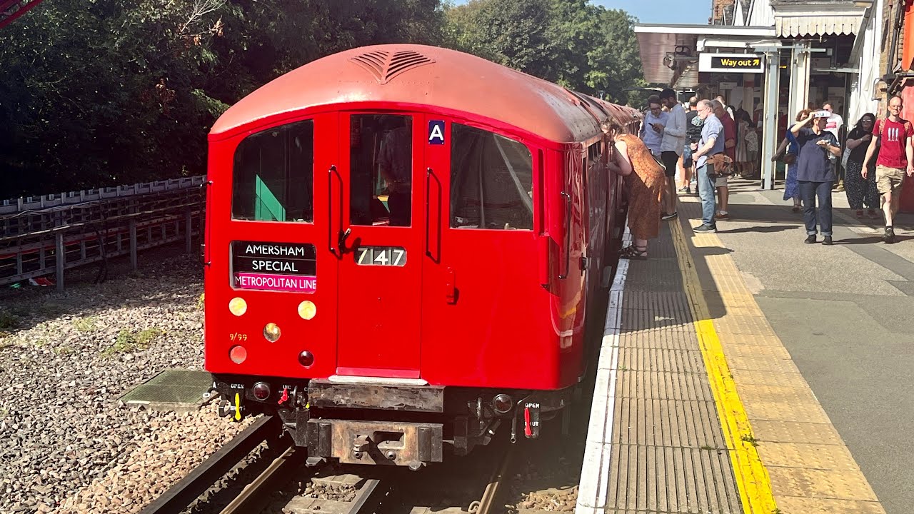Heritage 1938 Tube stock - Art deco on the 21st century - YouTube